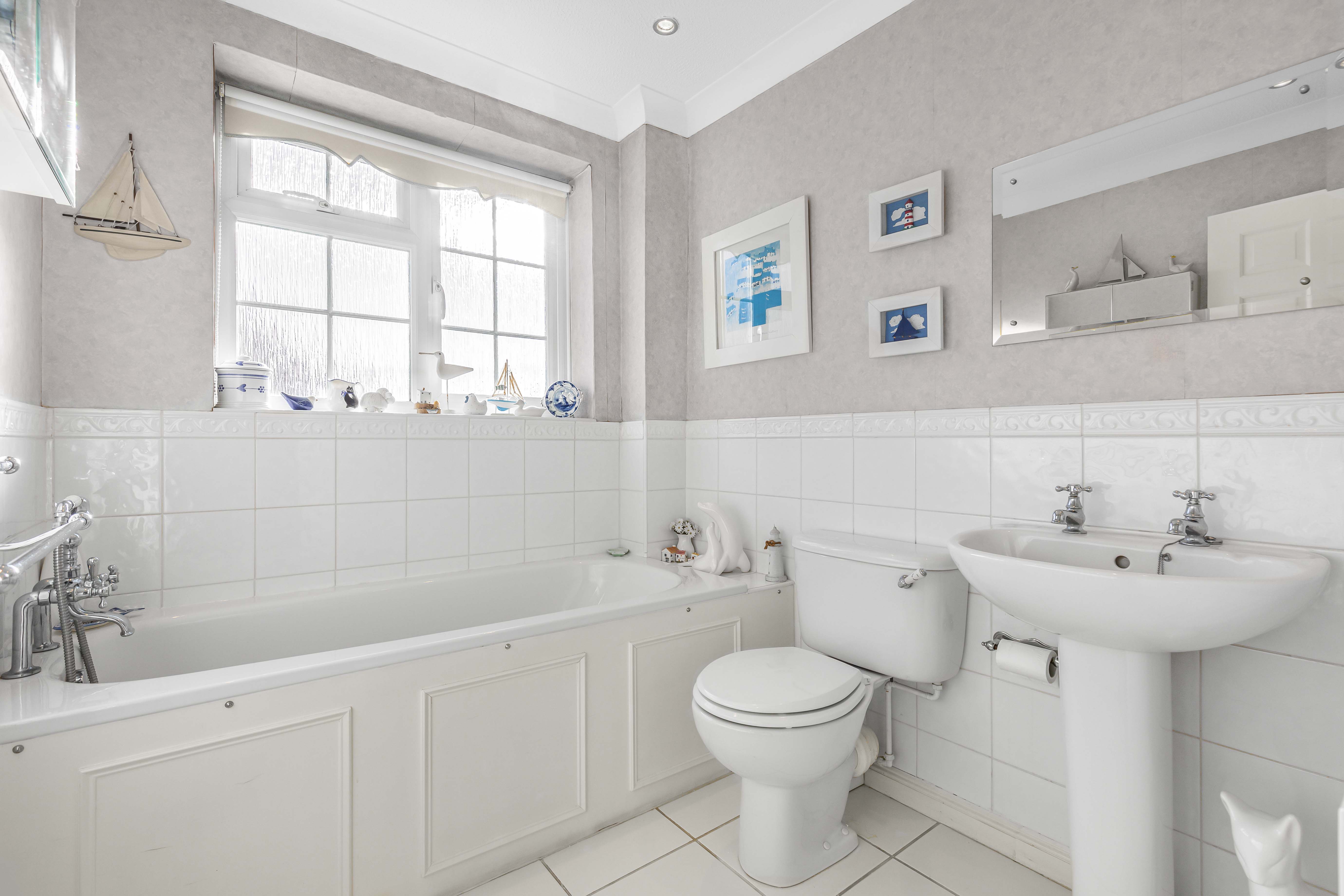 Bramble Rise, Cobham, KT11 | Street