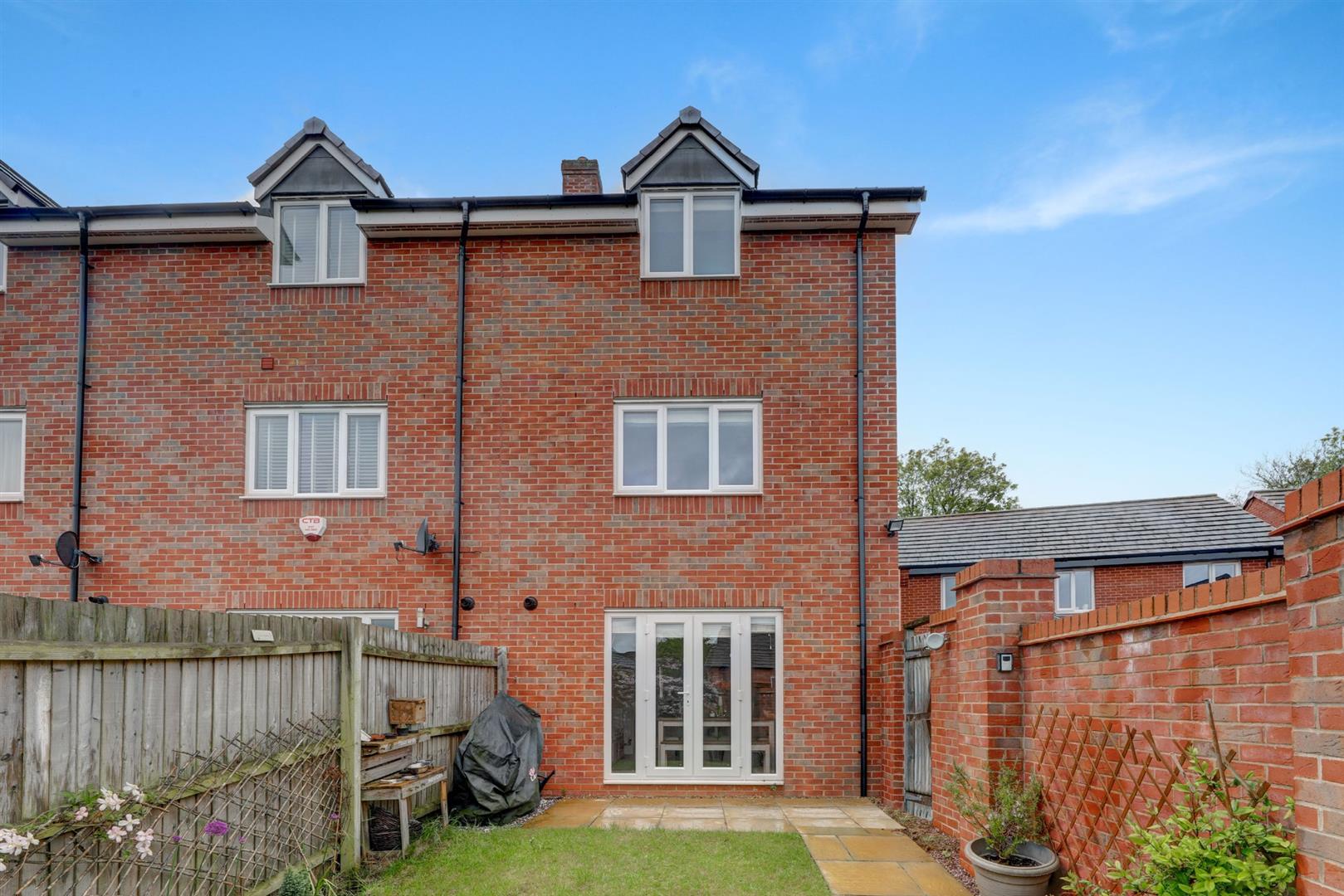 Bower Square, Knowle, B93 | Street