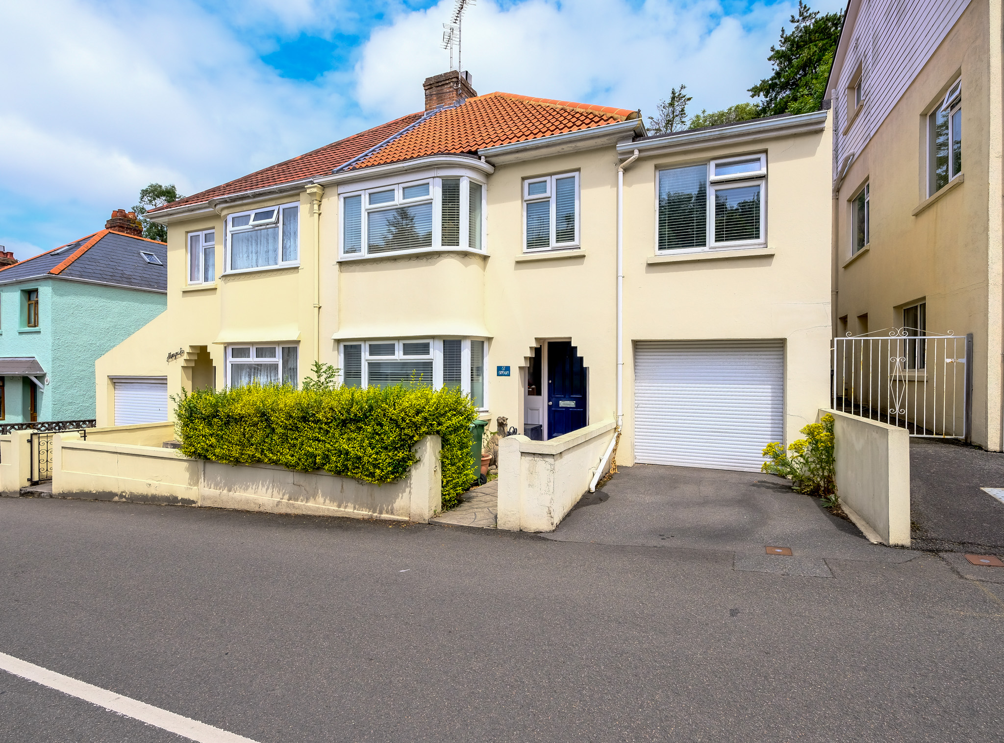 Sunningdale Manor | Broadlands