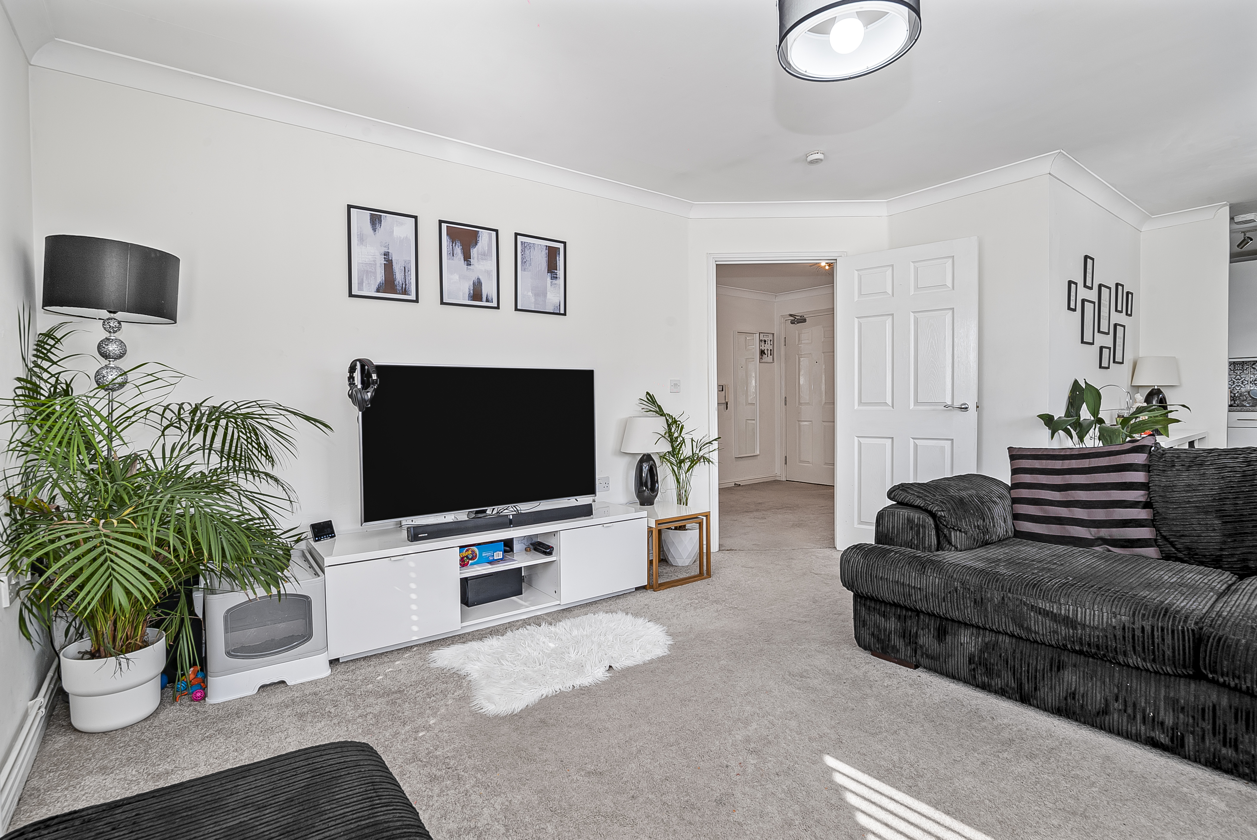 Rossetti Close, Basingstoke, RG24 | Street