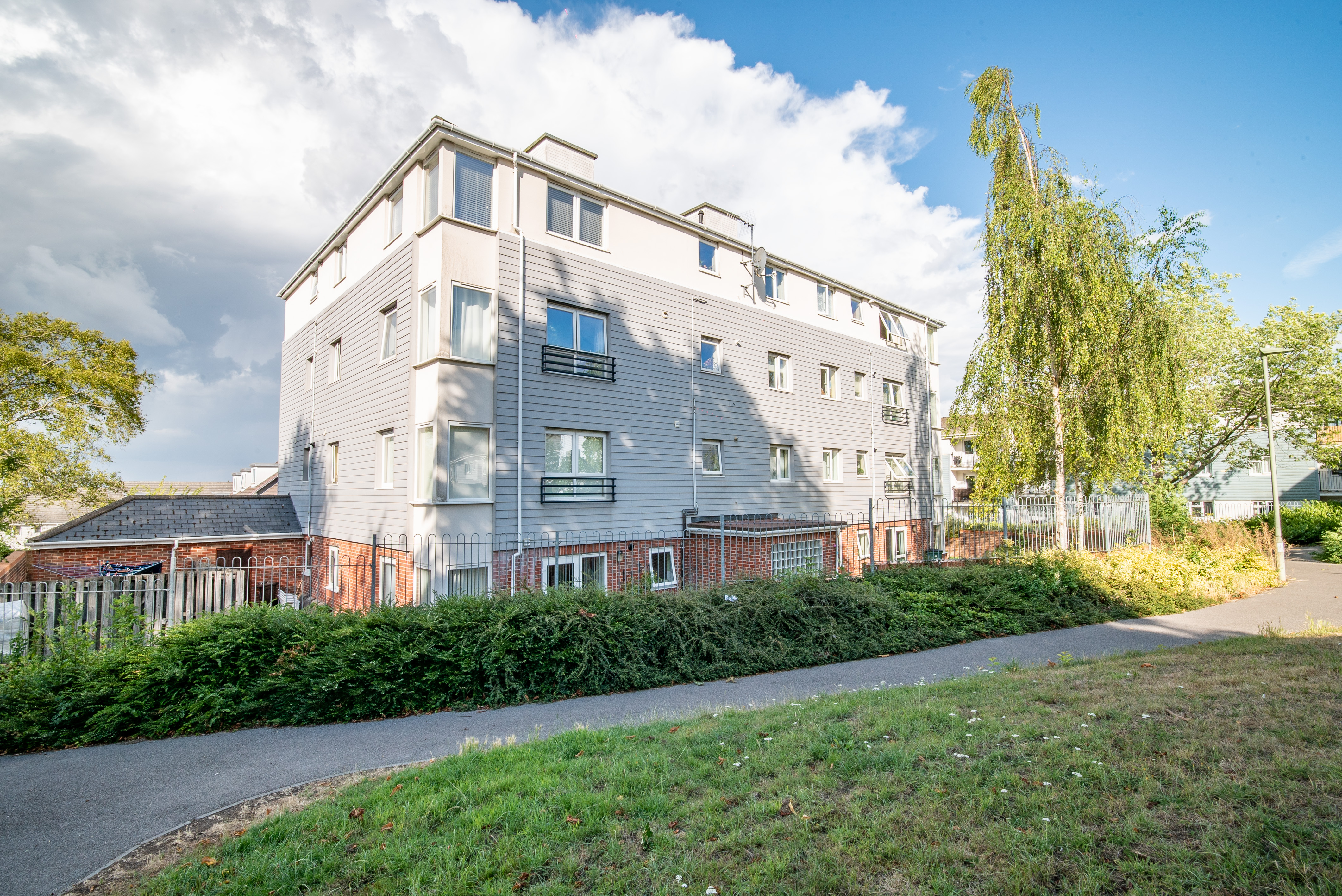 Rossetti Close, Basingstoke, RG24 | Street