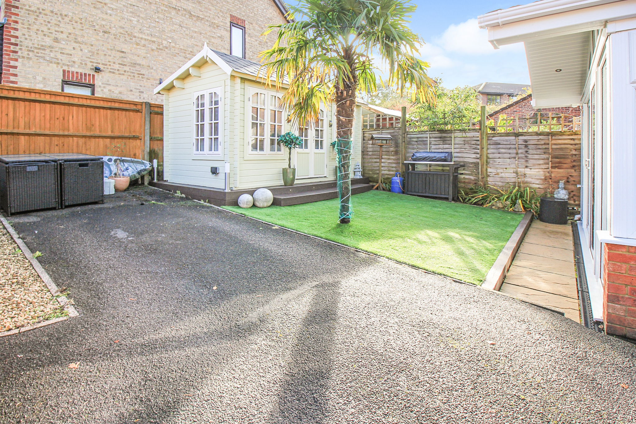 Barrow Down Gardens, Netley Common, SO19 | Street