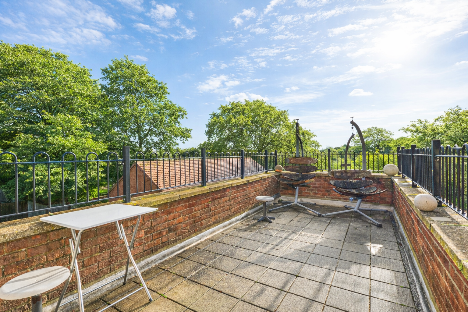 Wreschner Close, Deanshanger, MK19 | Street