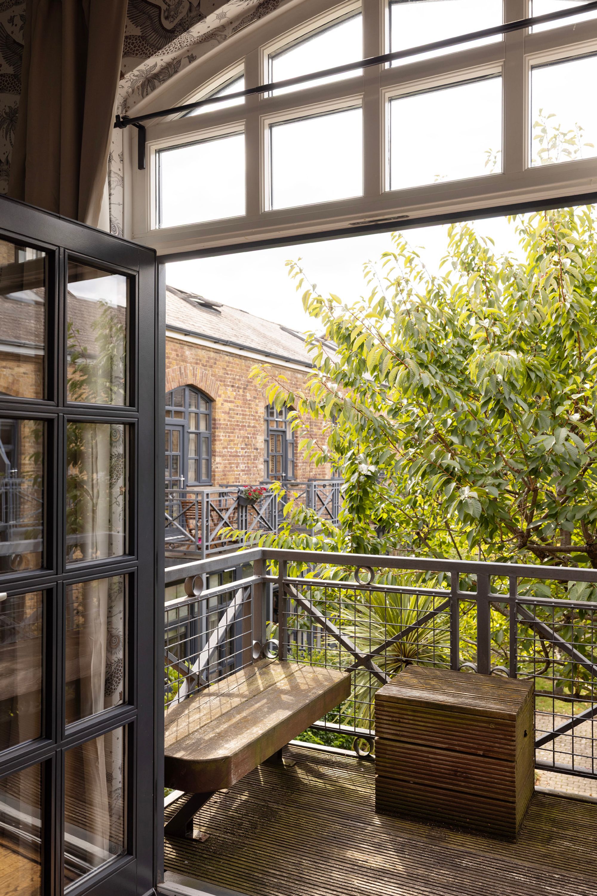 House For Sale Independent Place, Hackney, E8