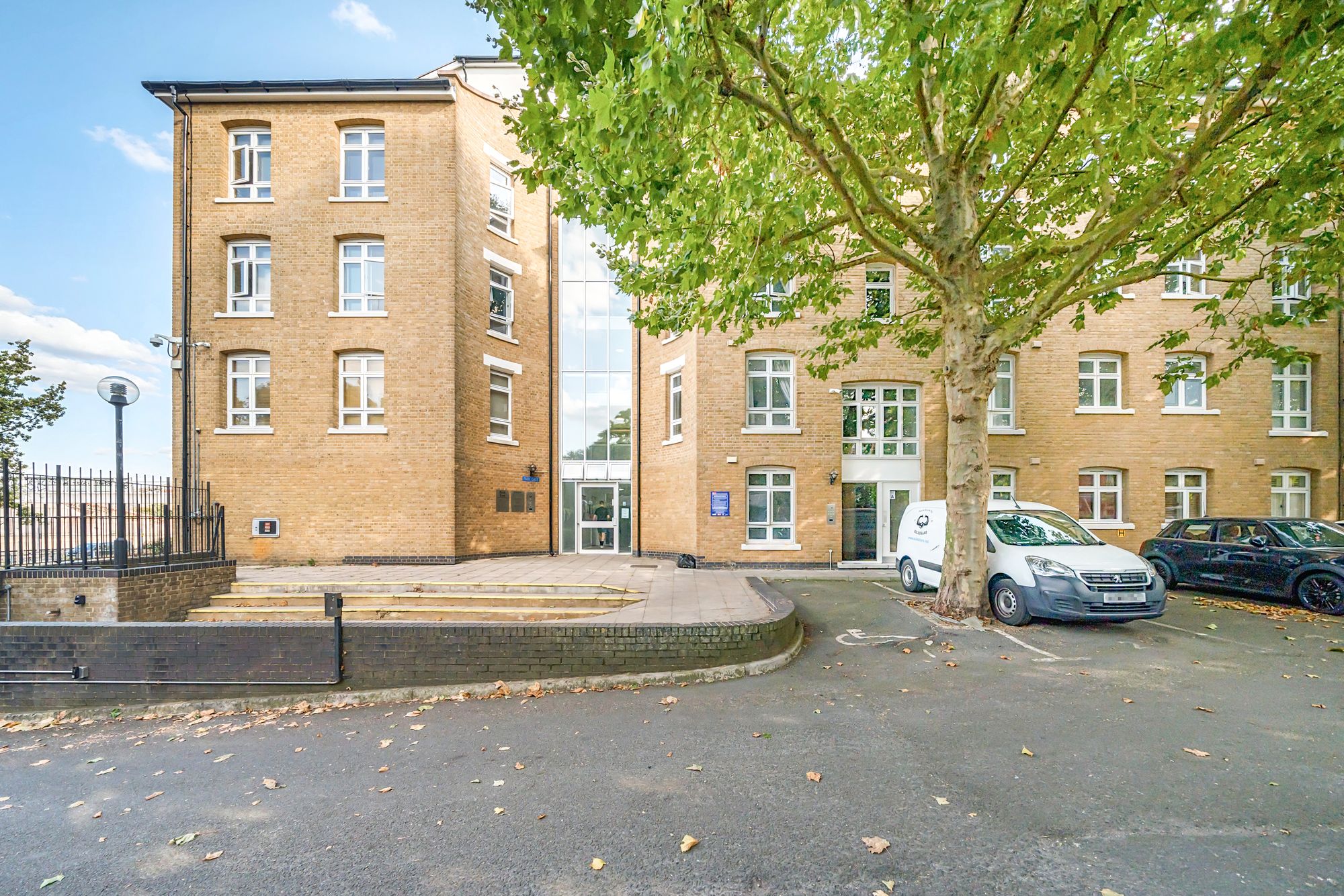 1 Bed, 1 Bath Property For Sale in Flat 312 Park East Building, Bow ...