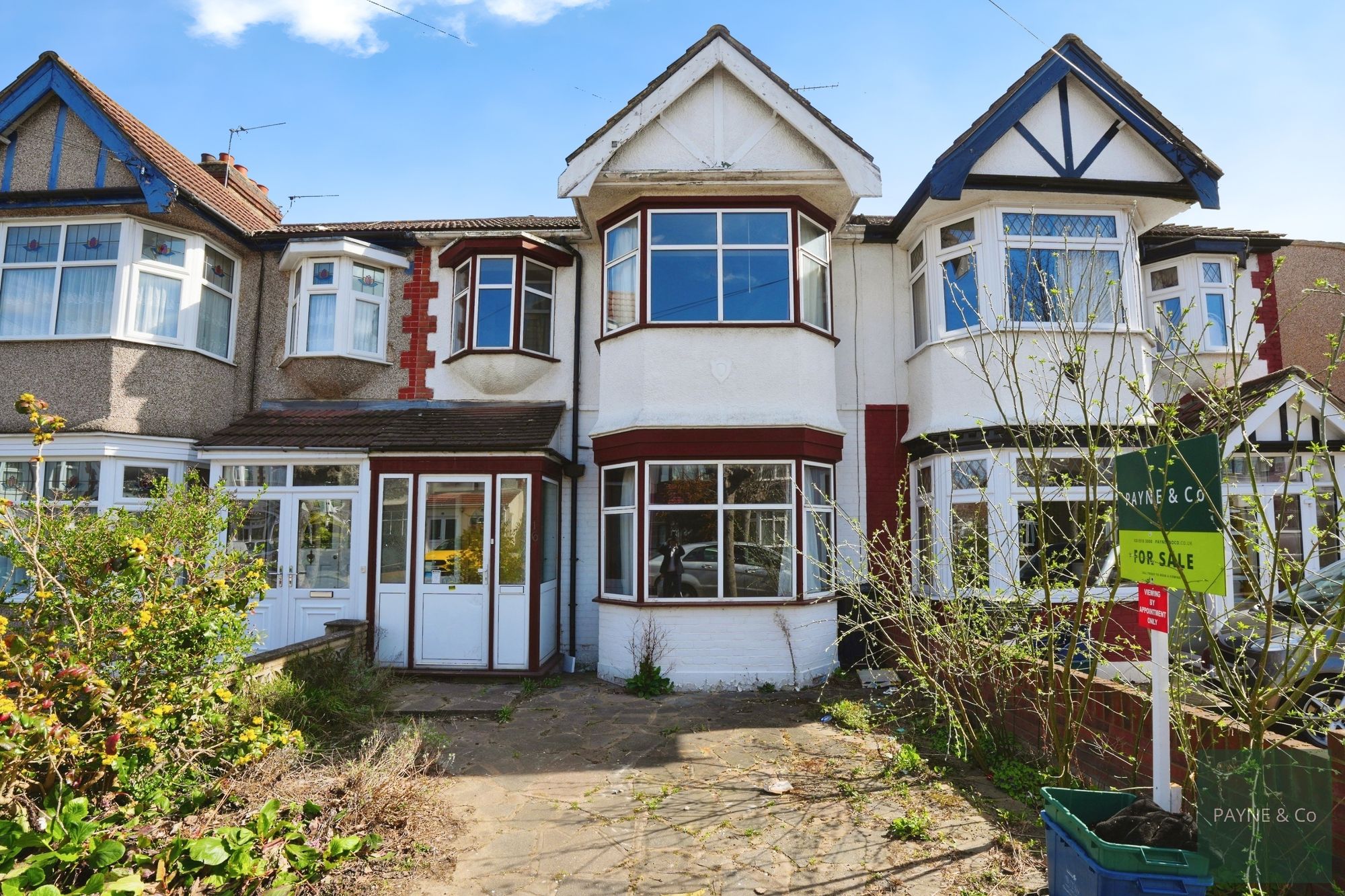 3 Bed, 1 Bath Property For Sale in Sunnymede Drive, Ilford, IG6 1JU