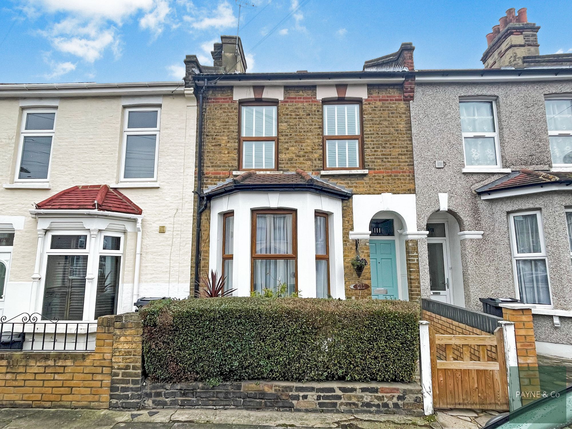 3 Bed, 1 Bath Property For Sale in Stanley Road, Ilford, IG1 1RQ