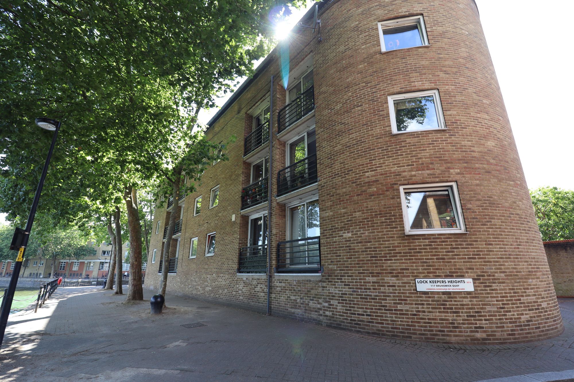 2 Bed, 2 Bath Property For Rent in Flat 14, Lock Keepers Heights, SE16