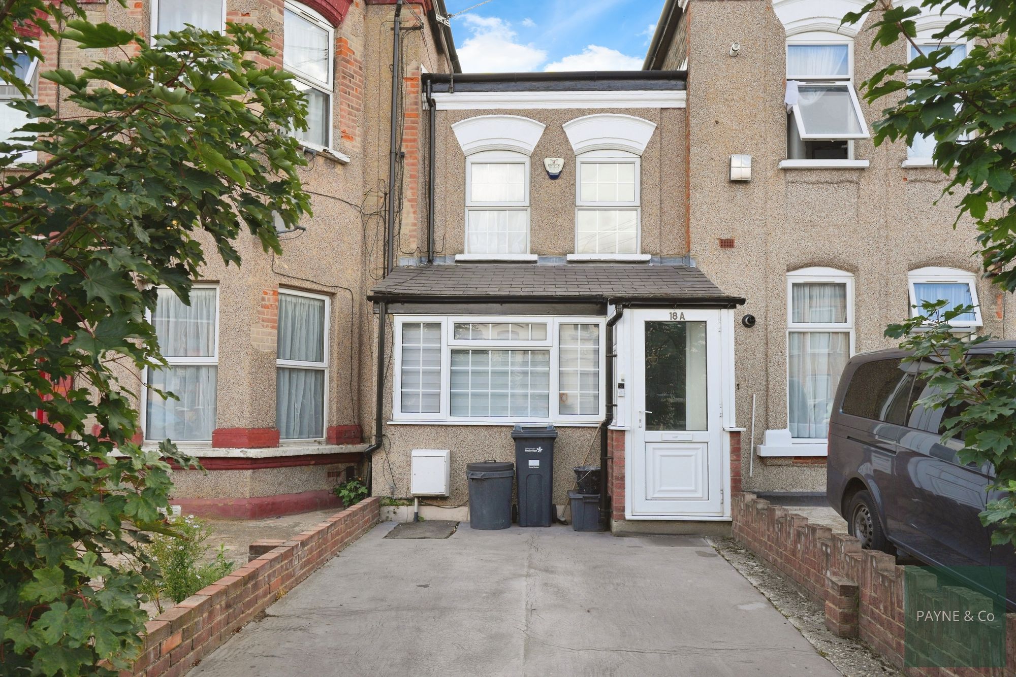 2 Bed, 2 Bath Property For Sale in 18a Mansfield Road, Ilford, IG1 3AZ