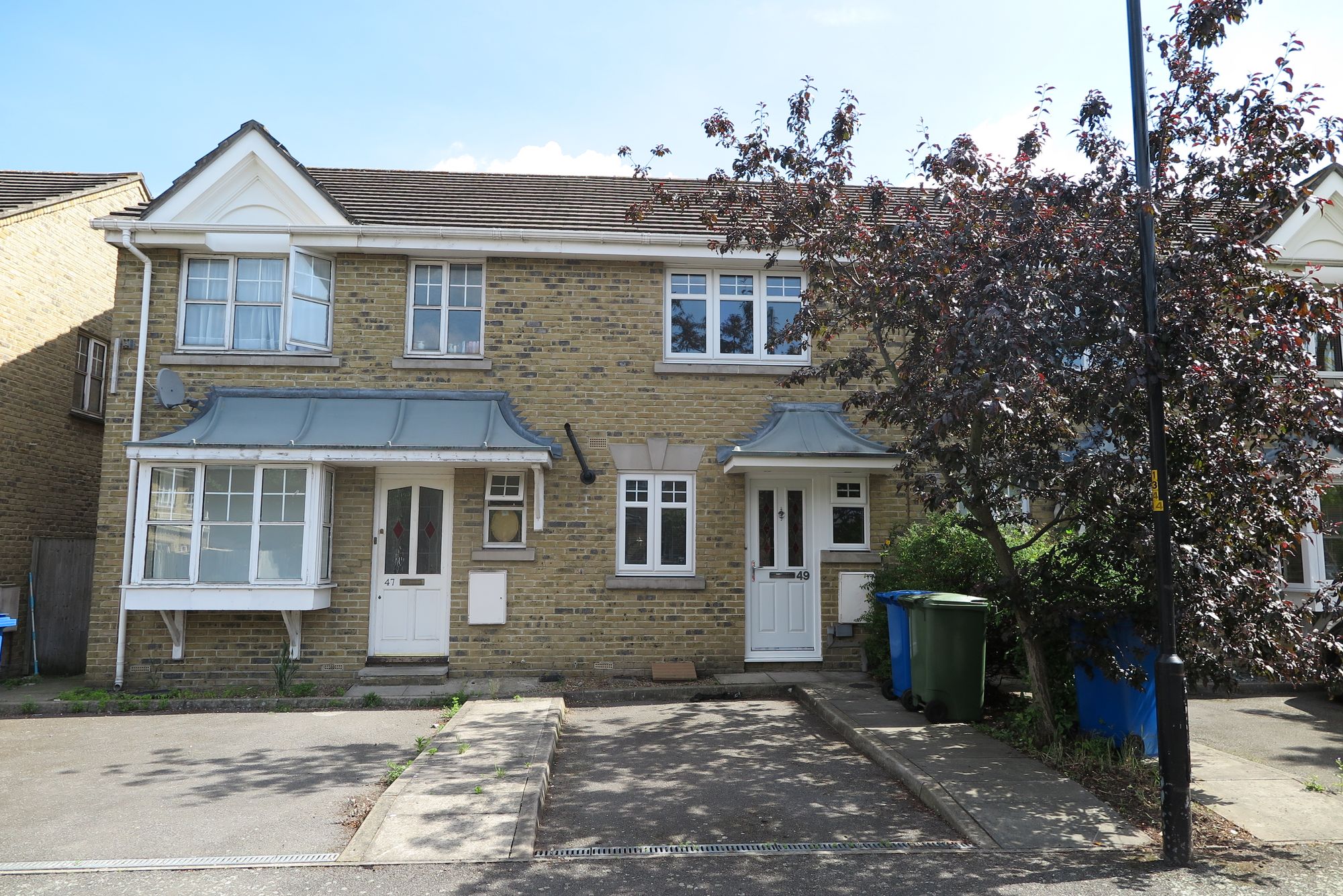 2 Bed, 1 Bath Property For Rent in Ann Moss Way, London, SE16