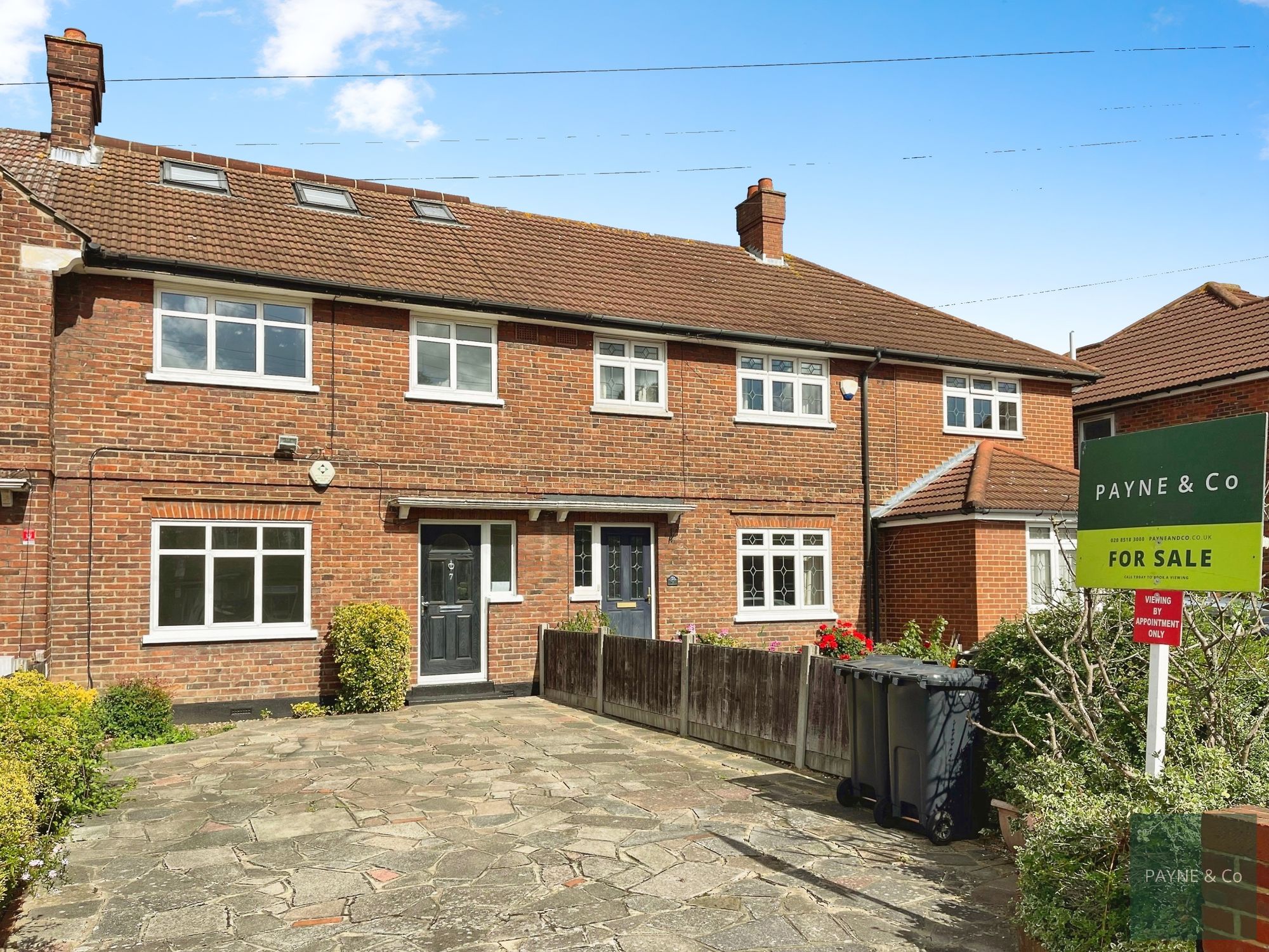 4 Bed, 2 Bath Property For Sale in Neville Road, Ilford, IG6 2LN