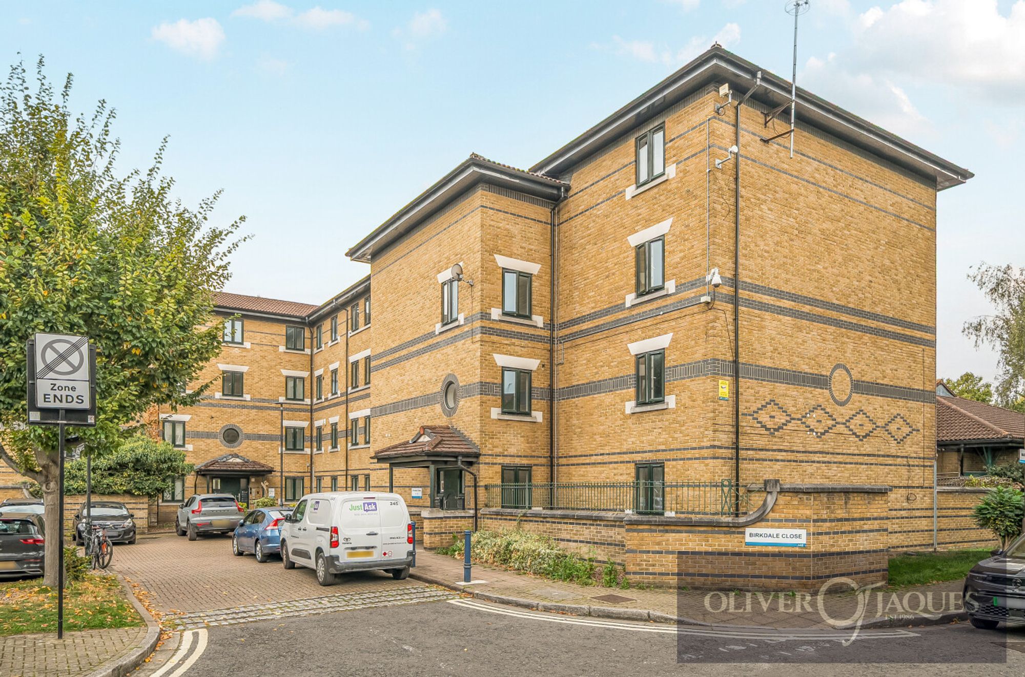 2 Bed, 1 Bath Property For Sale in Birkdale Close, London, SE16