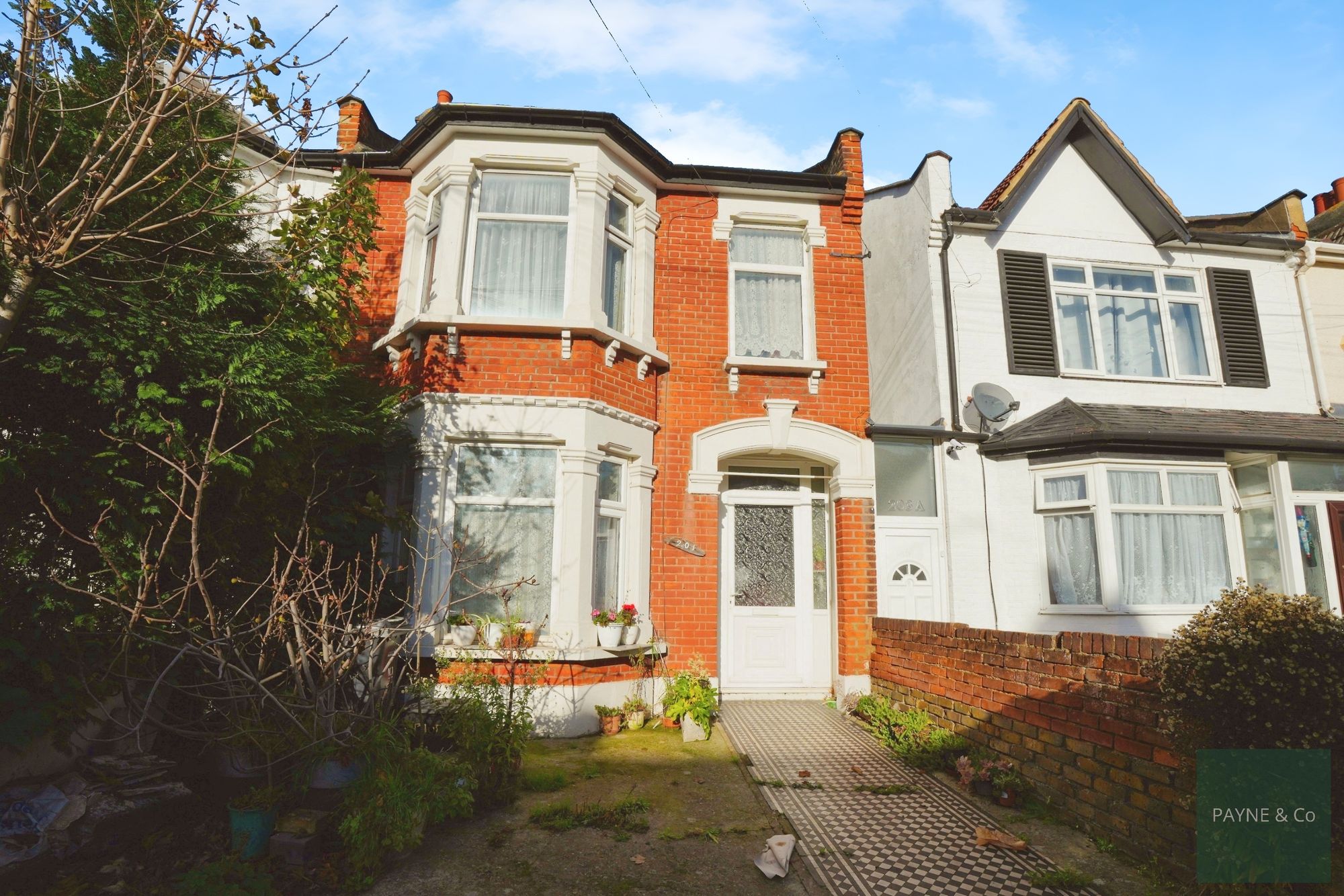 4 Bed, 1 Bath Property For Sale in Kingston Road, Ilford, IG1 1PF