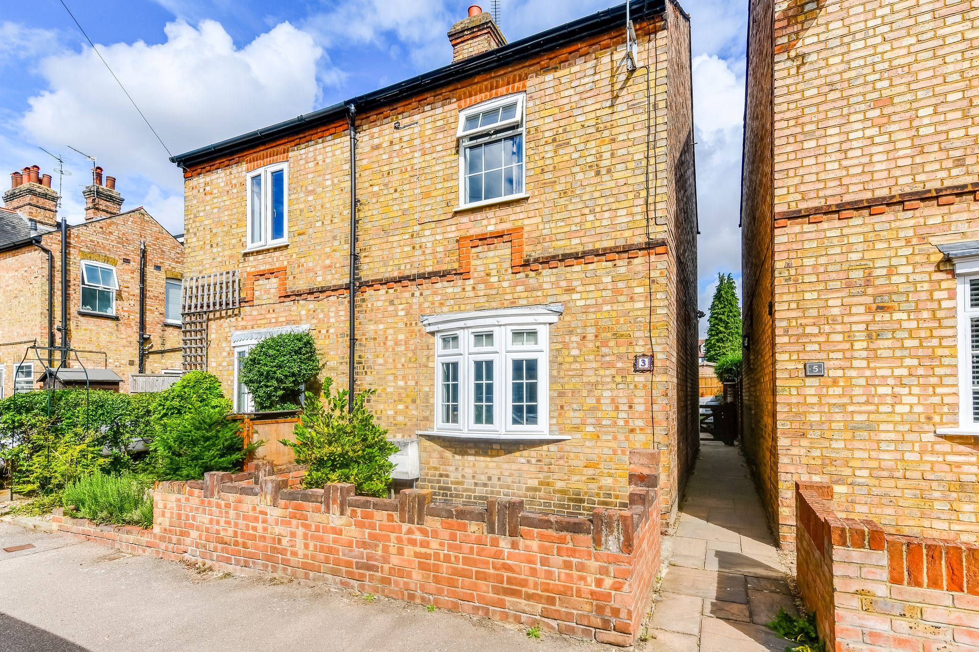 Vicarage Road, Ware, SG12 - Elliot Heath