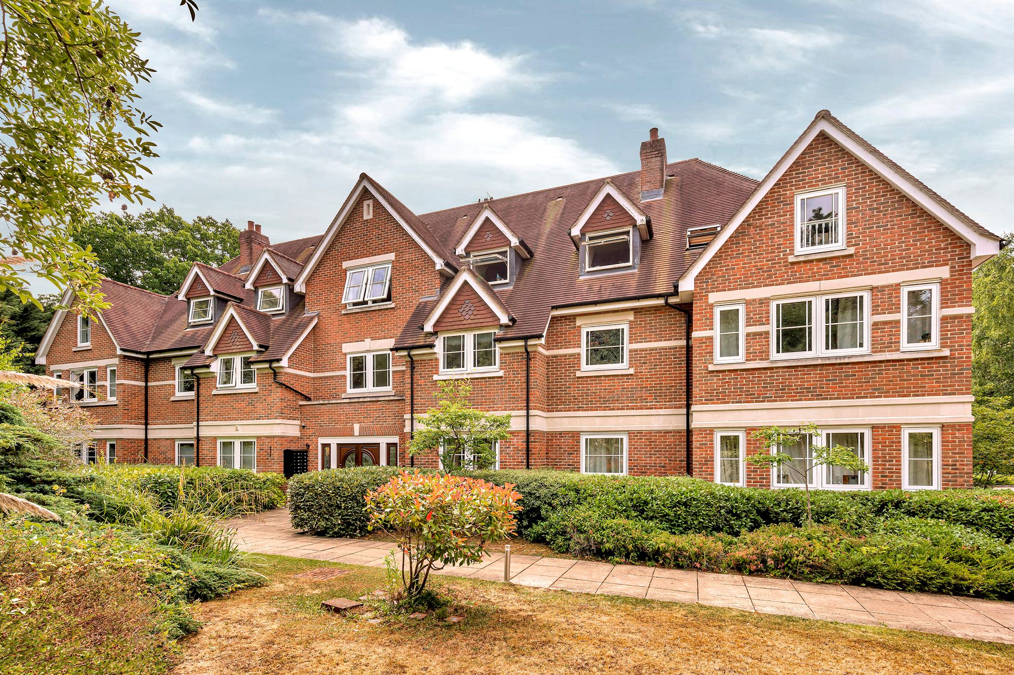 Cobham Estate & Letting Agents - Davies Property Partners