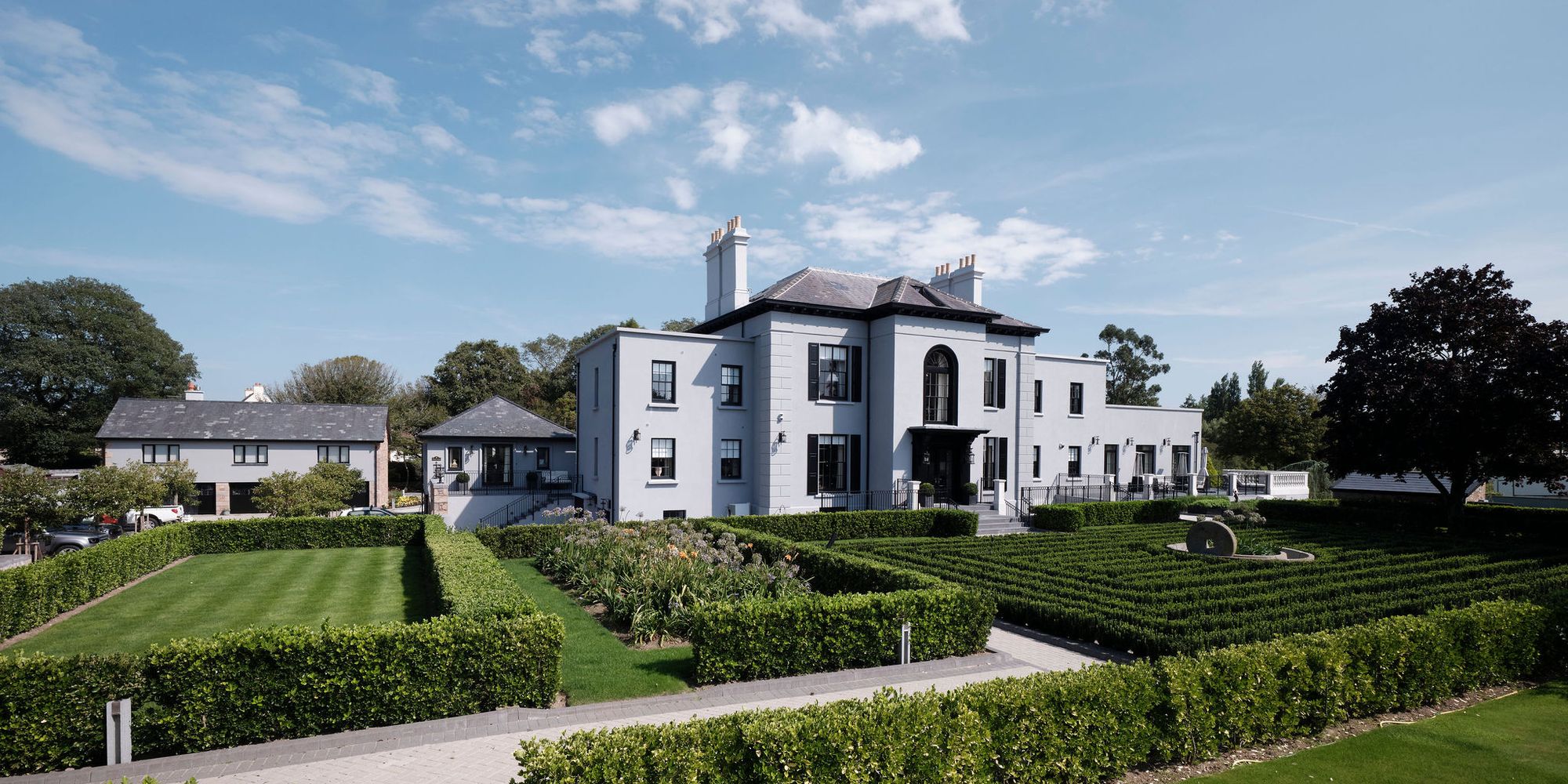 Sunningdale Manor | Broadlands